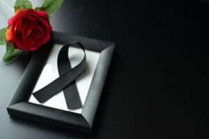 Obituarios: Qué son, cómo escribirlos y ejemplos - FHC